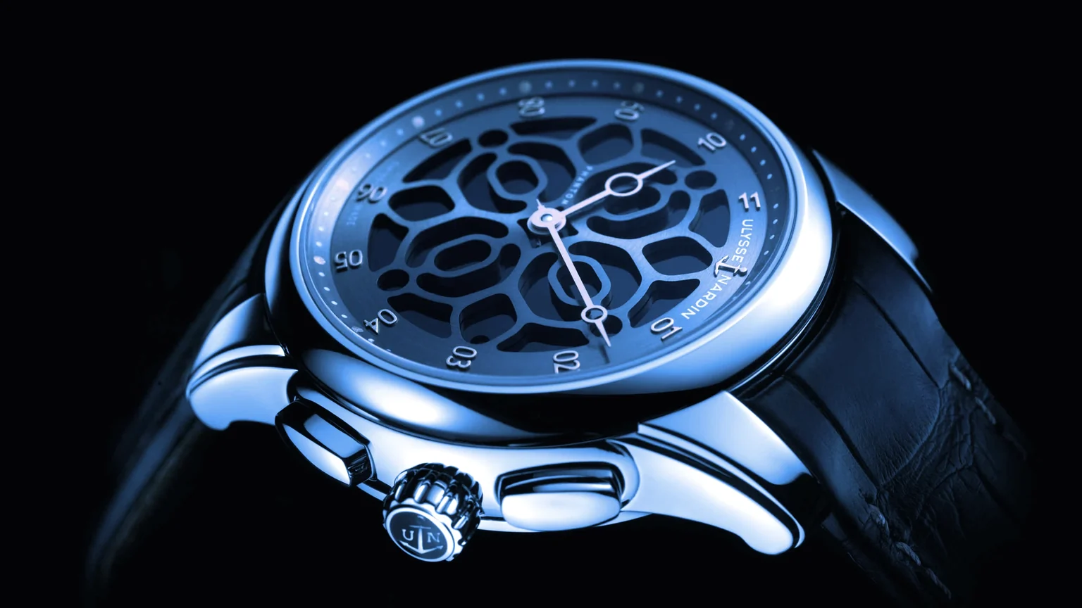 Luxury giant Kering certifies its watches with Bitcoin - Decrypt